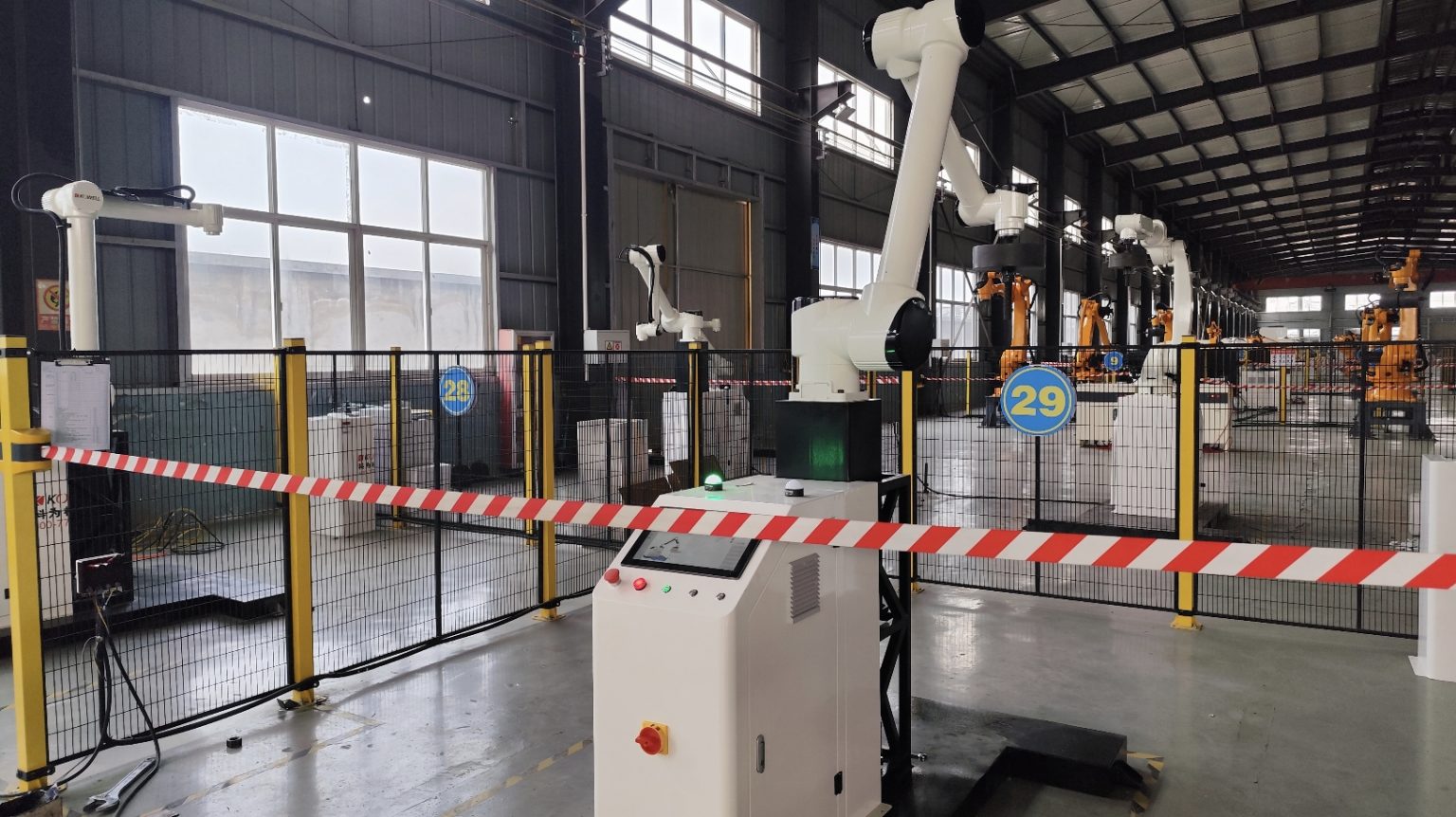Automation turning point: Collaborative palletizing robot arm triggers ...
