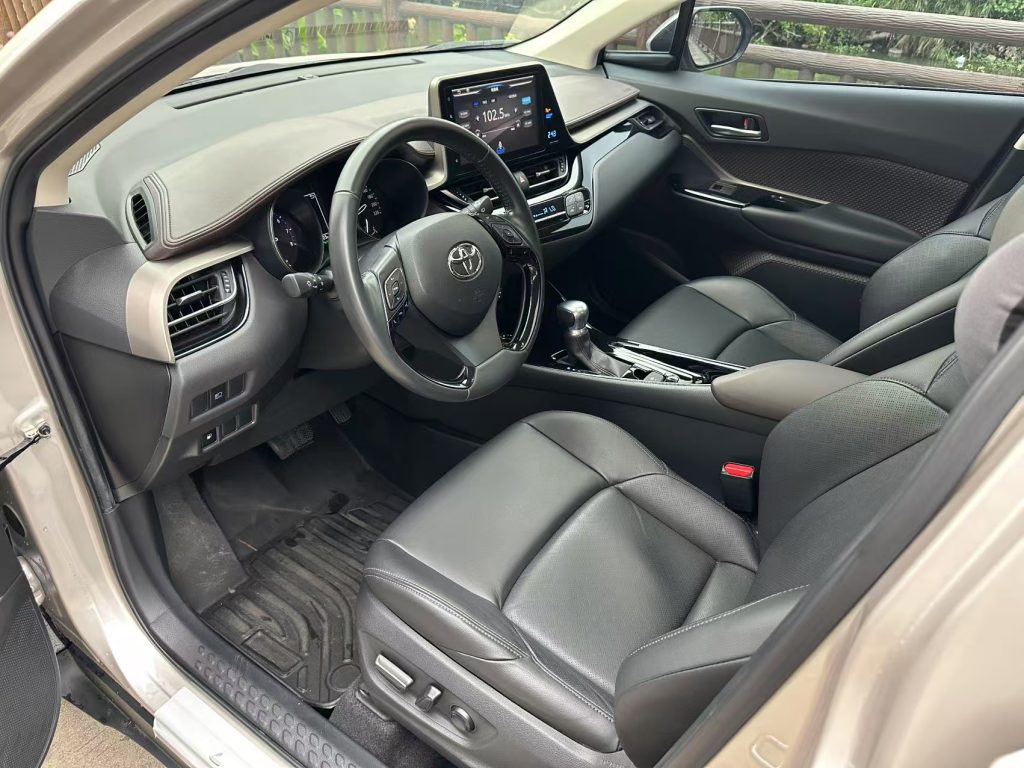 Toyota CHR 2020 2.0L Signature Edition - Huishida Trading