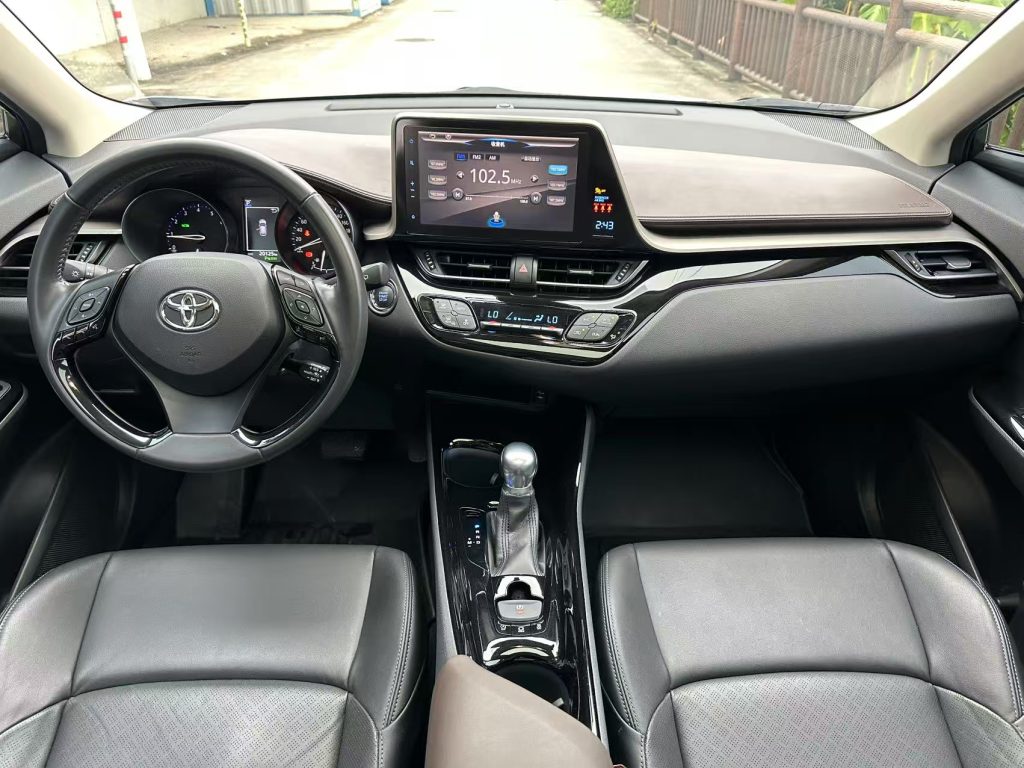 Toyota CHR 2020 2.0L Signature Edition - Huishida Trading